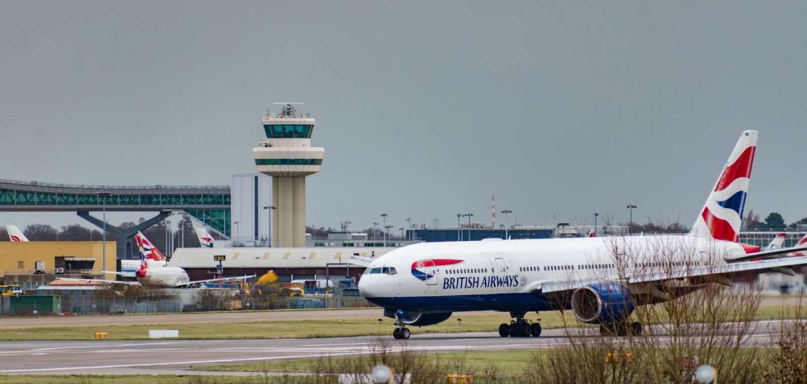 Gatwick opponents pledge court challenge as second runway is approved | TTG
